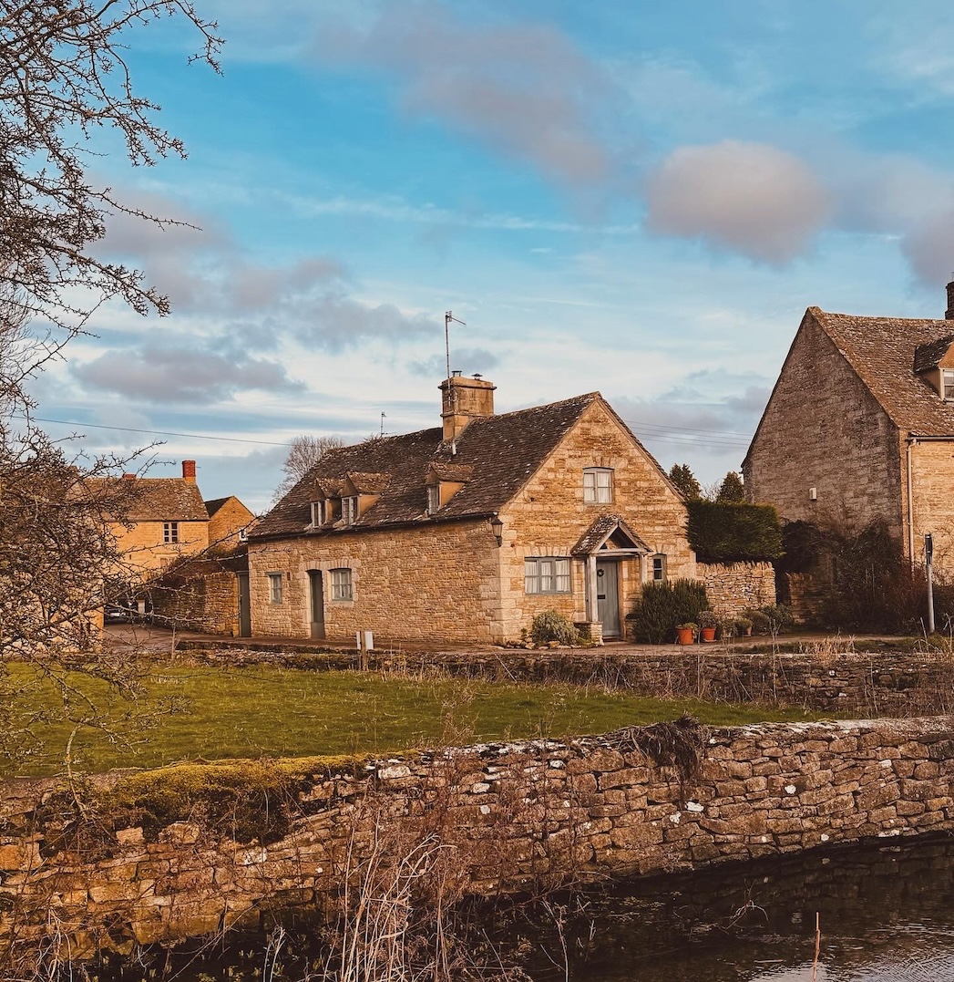 From Lower Slaughter to Upper Slaughter, a scenic walk. A Journey ...